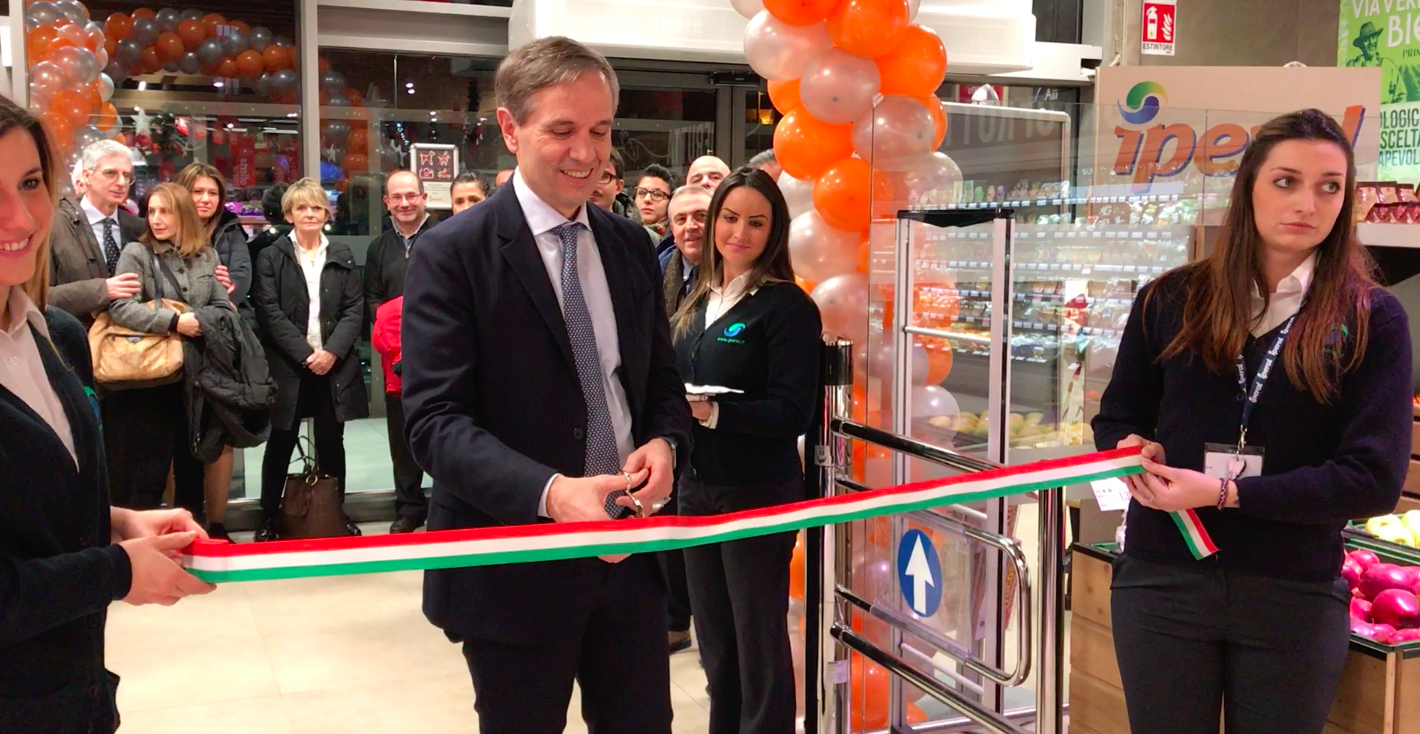 Iperal inaugura il nuovo iperstore di Monte Olimpino VIDEO - Prima la ...